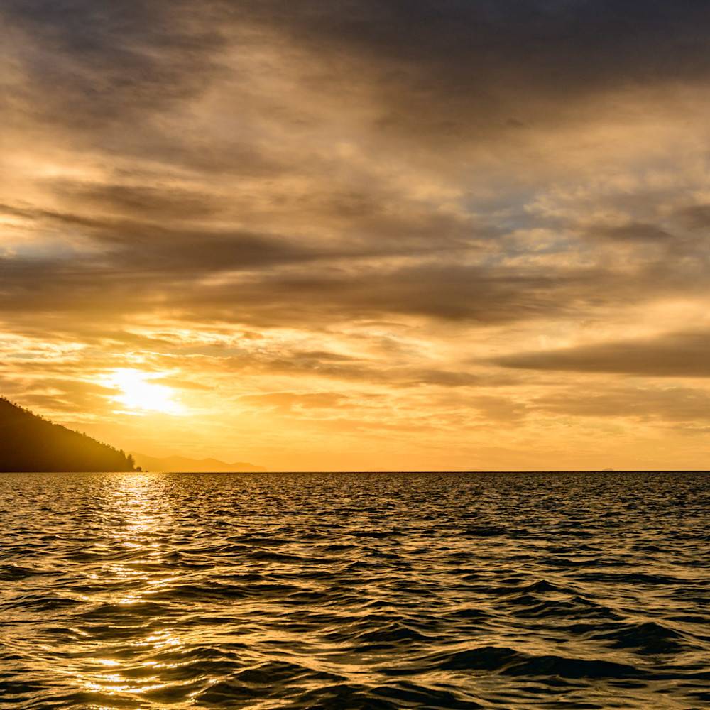 Sunset over the Whitsundays - Mount Rooper and Cape Conway Queensland ...