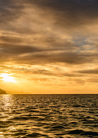 Sunset over the Whitsundays - Mount Rooper and Cape Conway Queensland ...