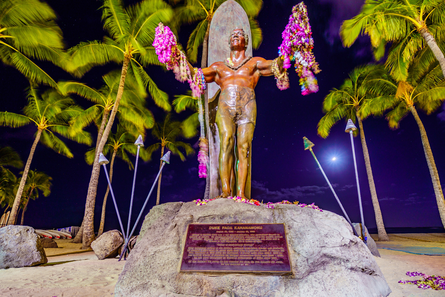 Duke Paoa Statue in Honolulu, Hawaii Fine Art Print